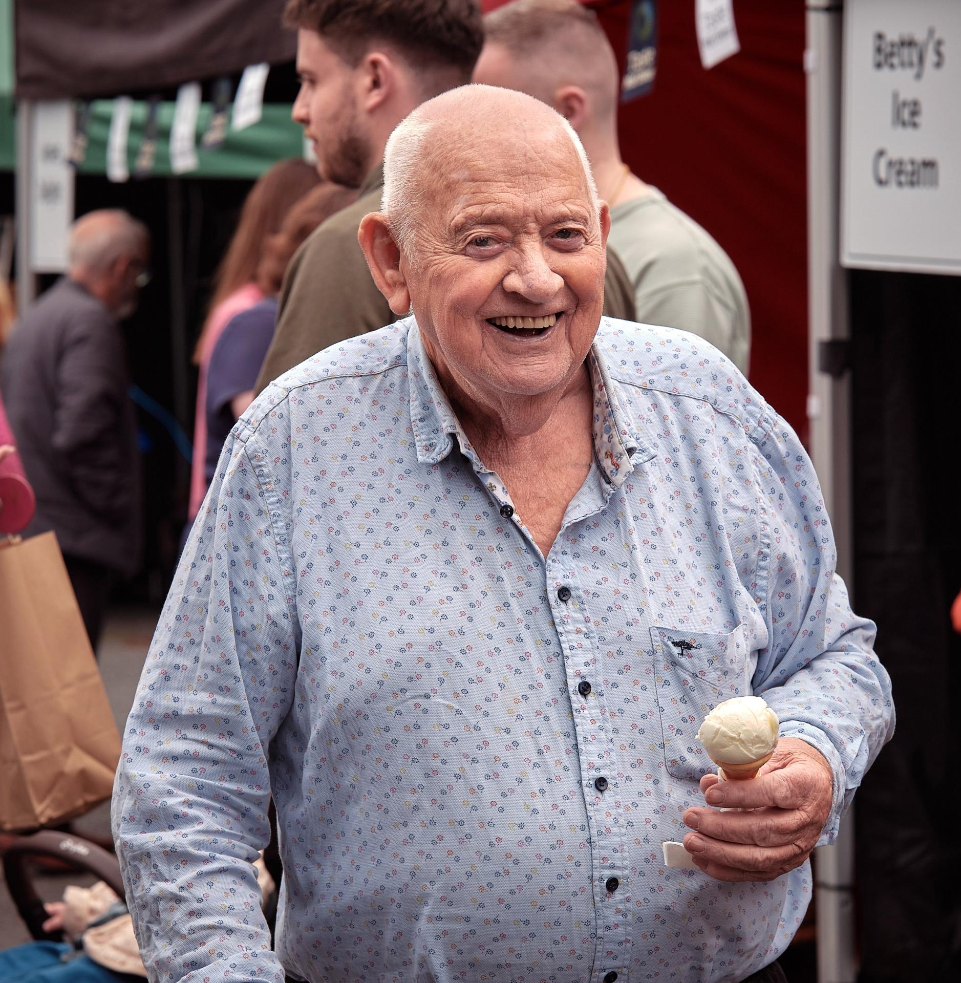IN PICTURES: Crowds flock to ‘Taste Mid Ulster’ in Draperstown - Page 1 ...