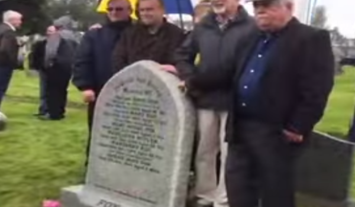 VIDEO: Unveiling of new headstone at grave of veteran Derry republican ...