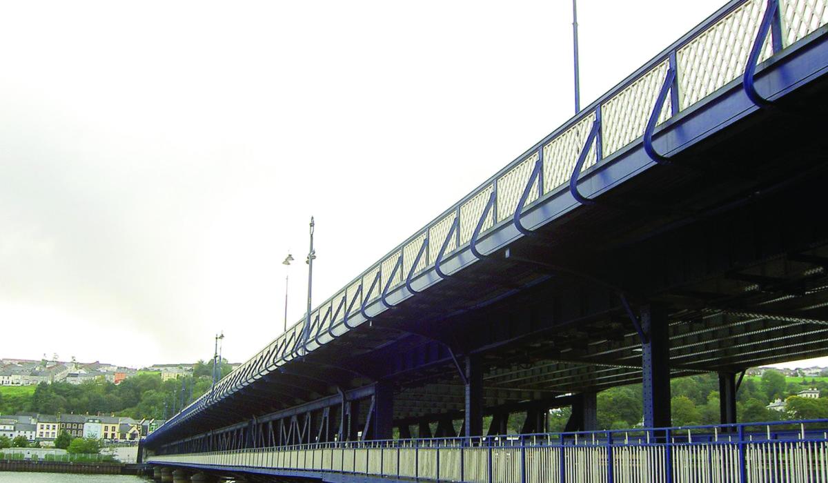 Flooding closes lower deck of Craigavon Bridge to traffic - Derry Now