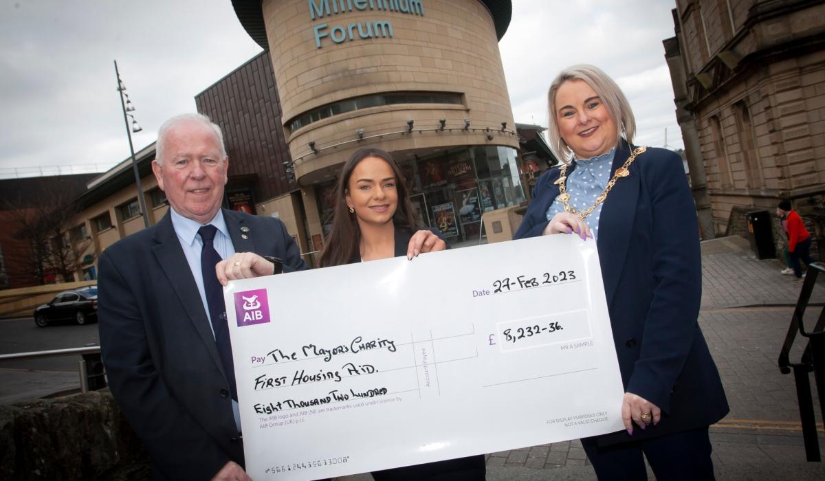 Derry panto audiences dig deep for Mayor's charity - Derry Now