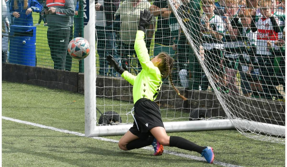 Oxford goalie Lauren Gallagher pulling out all the stops - Derry Now