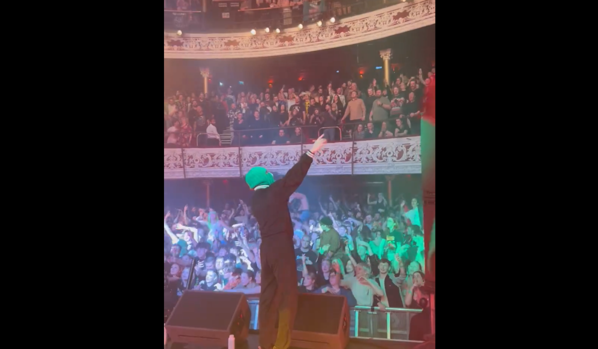 WATCH: Olympia crowd at Kneecap gig burst into rousing rendition of ...
