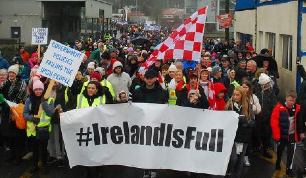 PICTURES: 'Ireland is full' say Roscrea protesters as hundreds rally ...