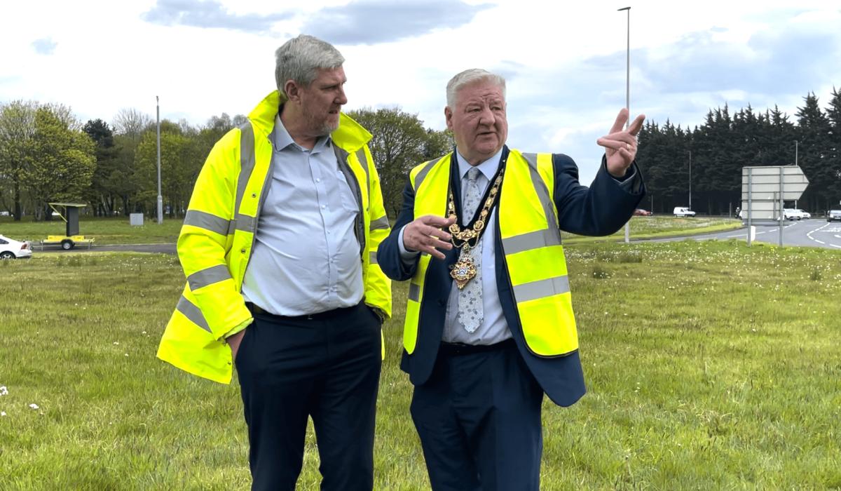 Infrastructure Minister backs No Mow May to promote biodiversity ...