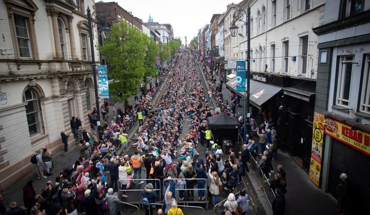 Thousands line Derry's Shipquay Street to break Rock the Boat World ...