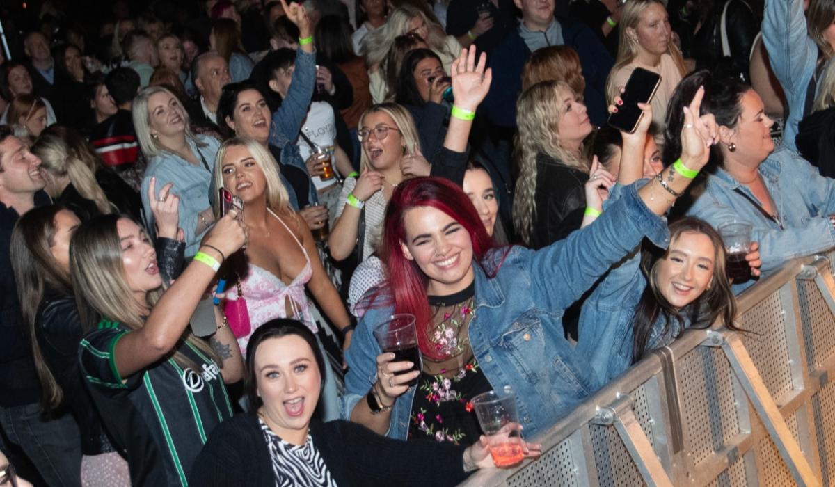 IN PICTURES: Féile Derry - The Whistlin' Donkeys rock the Gasyard ...