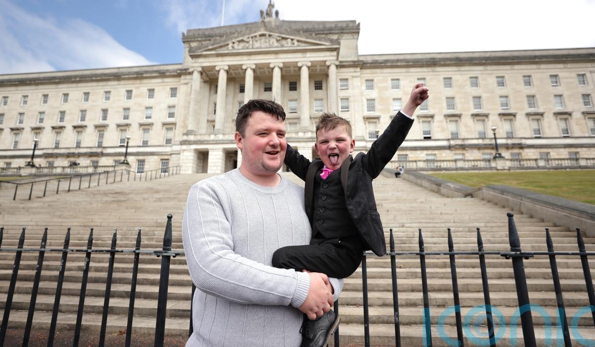 University award for campaigning father seeking a new heart for his son ...