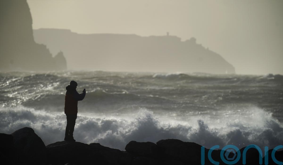 Status orange wind warning issued for five counties in Ireland - Derry Now