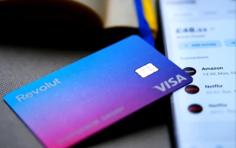 ALERT: Revolut issues SCAM warnings ahead of last minute Christmas ...