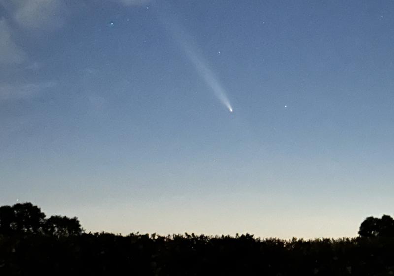 Irish weather man captures picture of comet last seen over Earth 80,000 years ago - Derry Now