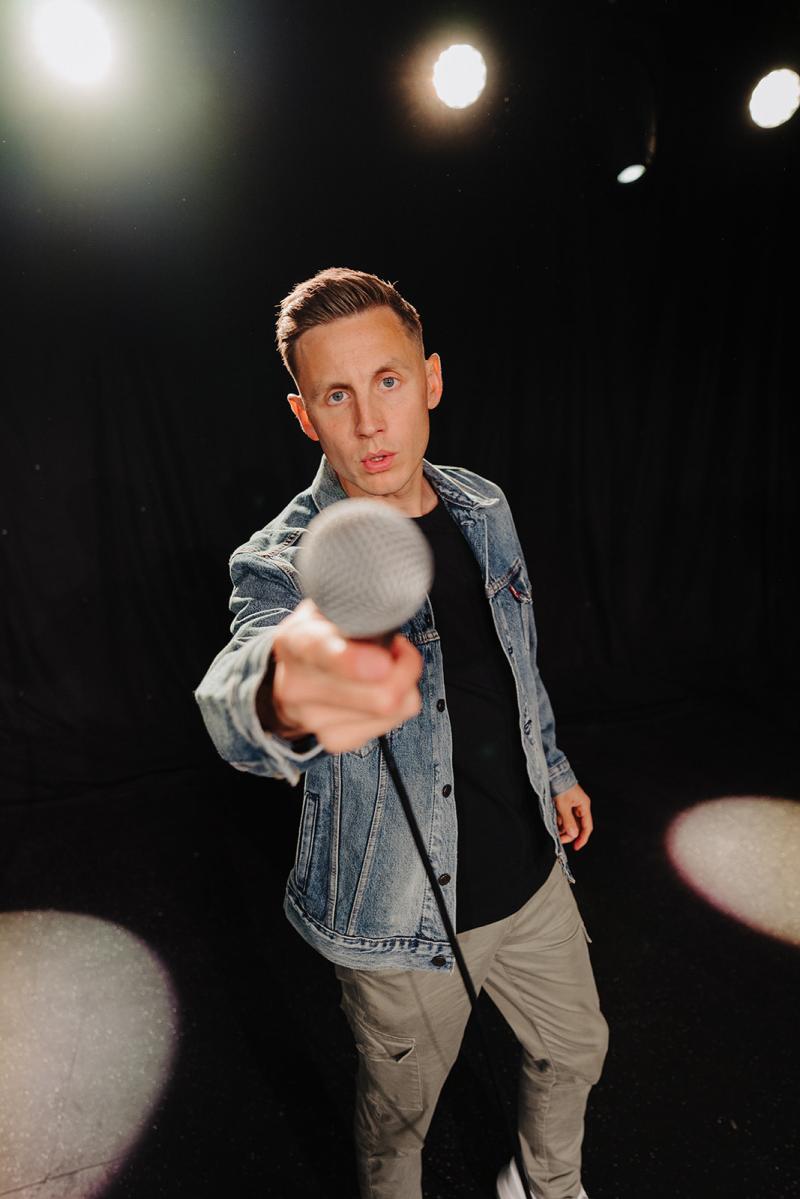 Shane Todd to bring 'Hold Me Back' tour to Derry's Millennium Forum - Derry Now