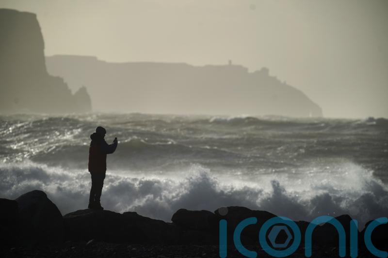 Status orange wind warning issued for five counties in Ireland - Derry Now