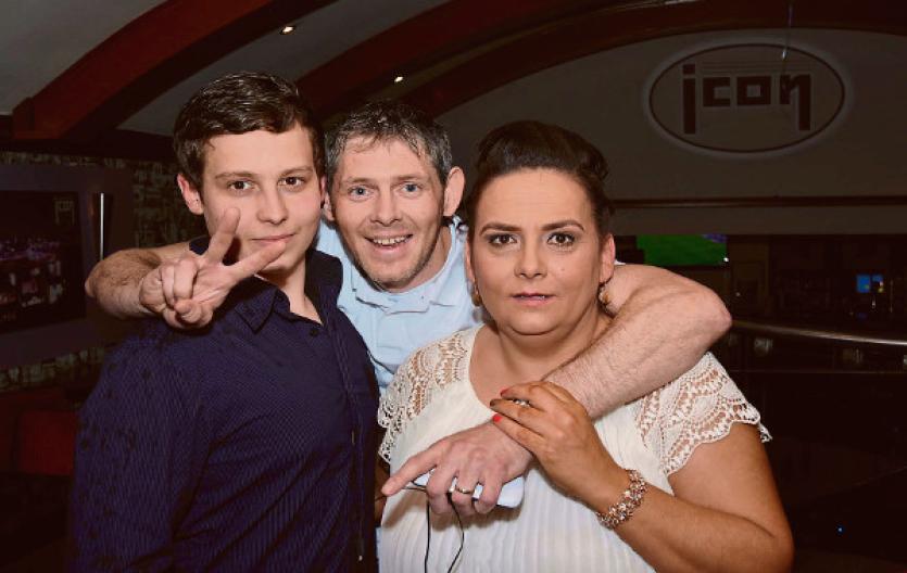 OUT & ABOUT @ Aisling Martin's 40th birthday - Photo 1 of 9 - Derry Now