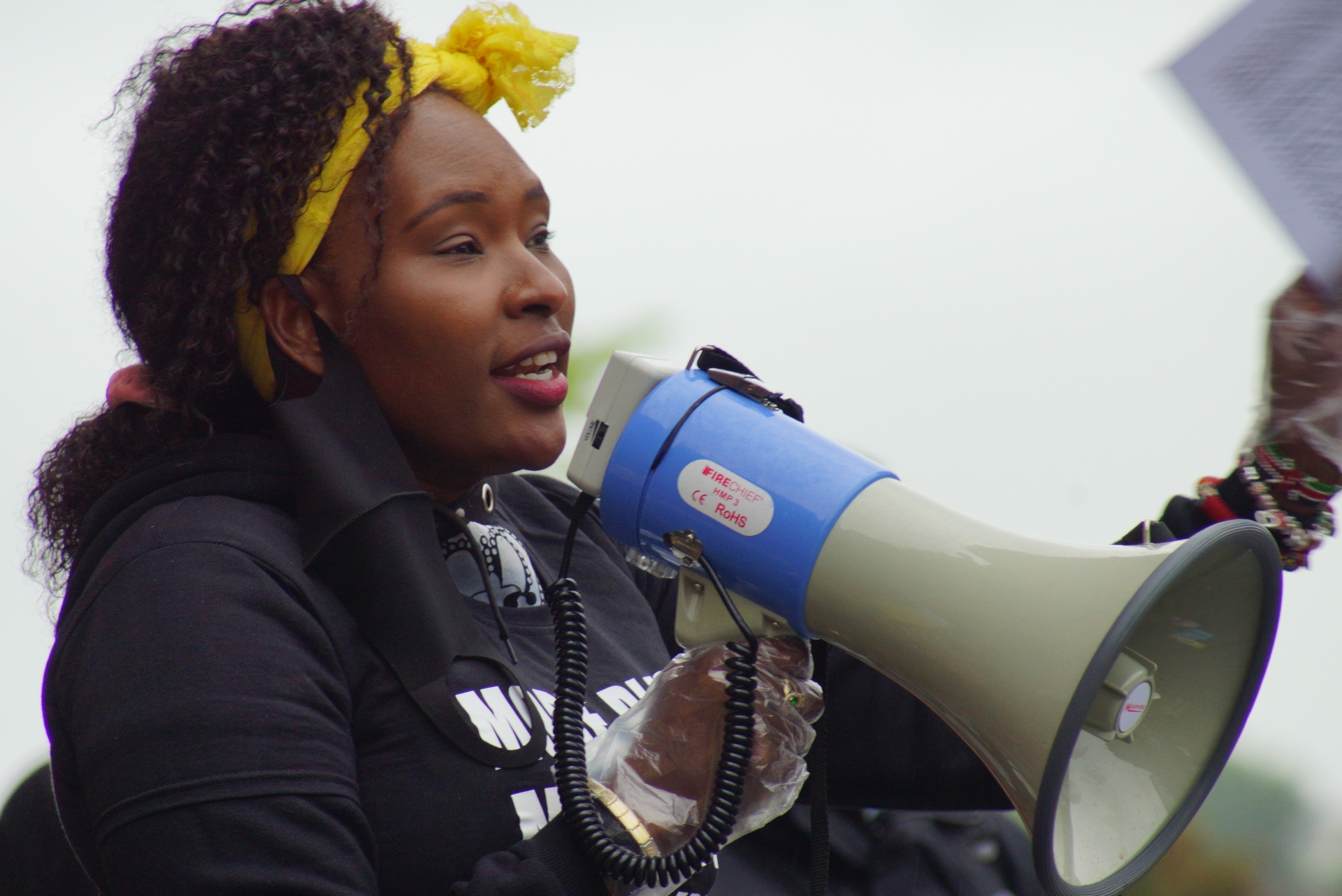 Large crowd gathers for rally in Derry's Guildhall Square in defiance ...