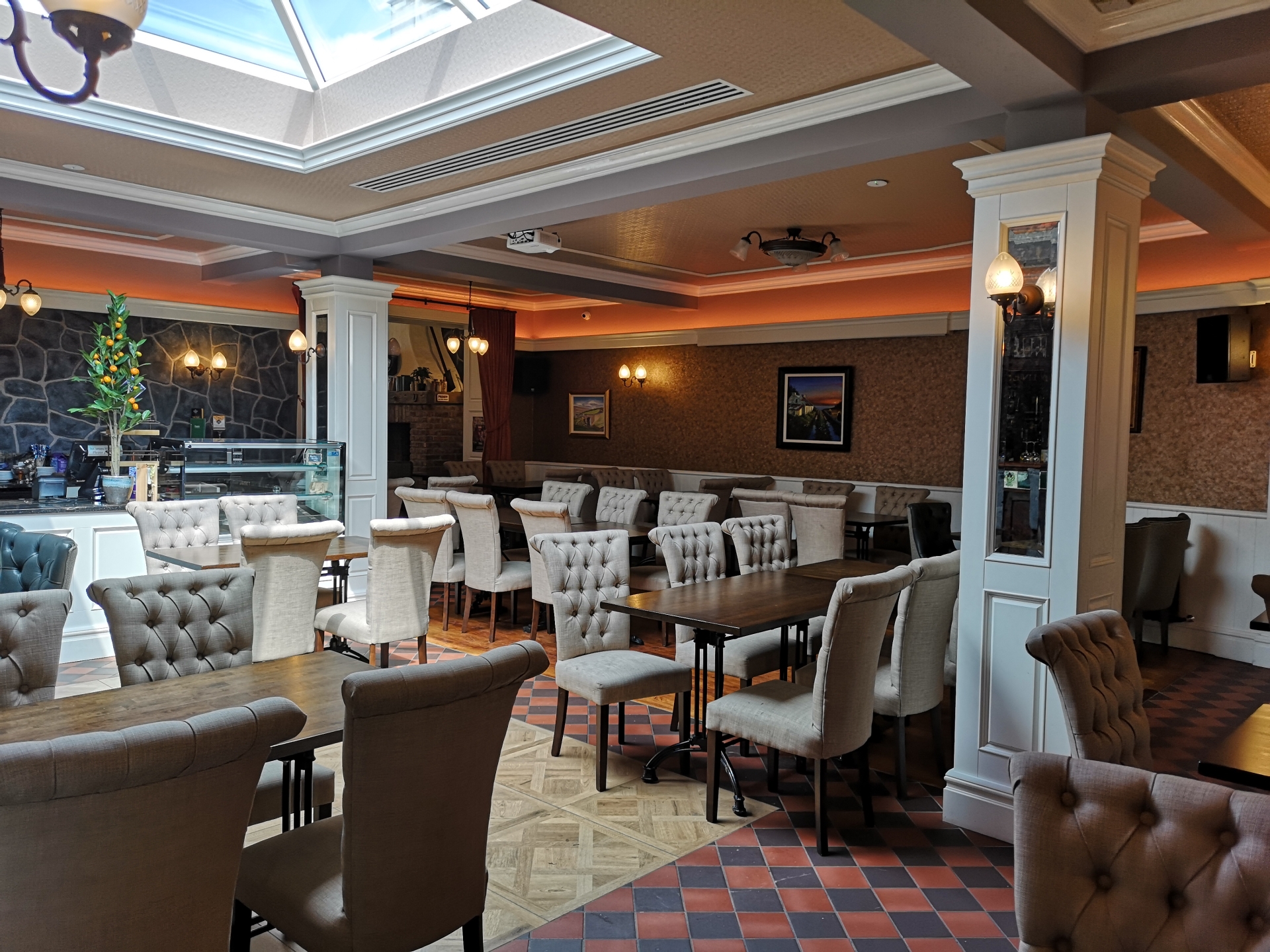 Bars and restaurants ready to embrace the ‘challenge’ of reopening ...