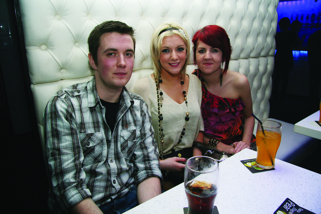 Throwback Thursday: Partytime out and about in Earth Nightclub, Derry ...