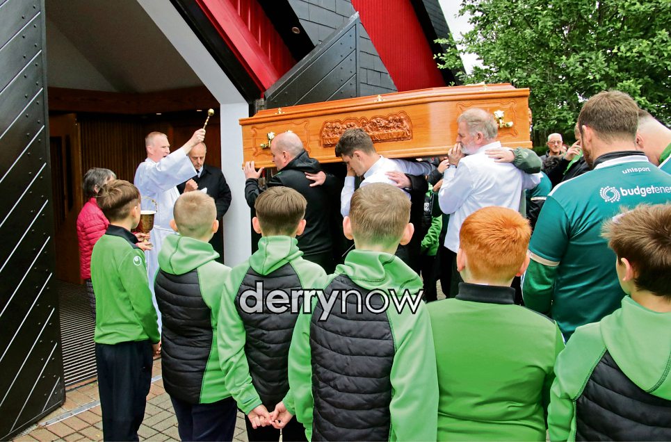 IN PICTURES: Funeral held for Foyle Harps and local football legend ...
