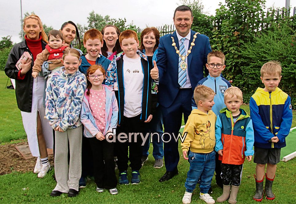 IN PICTURES: Annual Strathfoyle Community Family Fun Day - Page 1 of 10 ...
